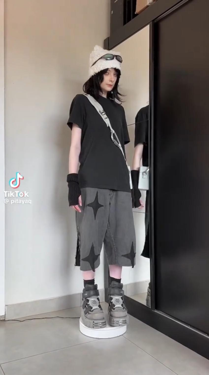 What is Y3K fashion? The futuristic aesthetic blending sci-fi style ...